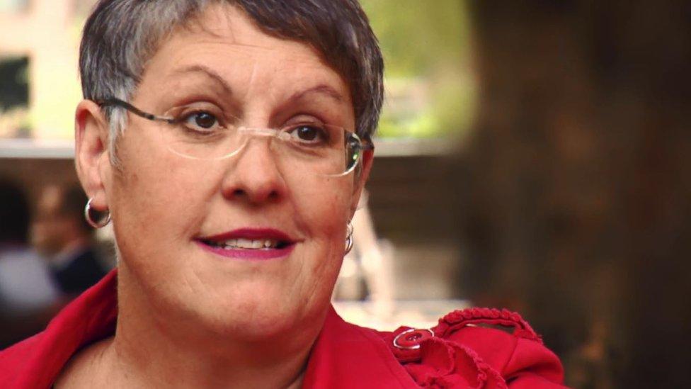 Green Motion customers 'billed hundreds for existing car damage' - BBC News