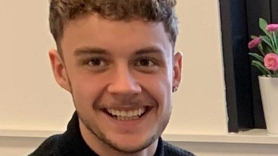 Joshua Harling stab death: Family pays tribute - BBC News