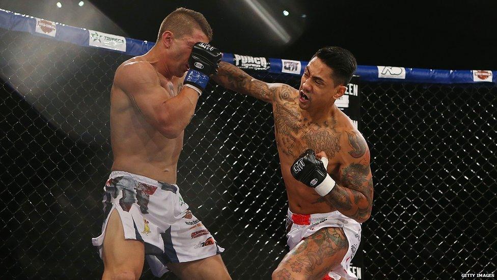 Combat sports: How to lose weight without damaging your health - BBC News