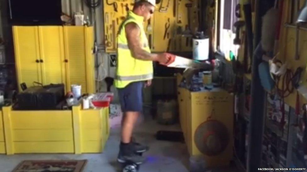 The Aussie 'tradesman' using his hoverboard to carry out work - BBC News