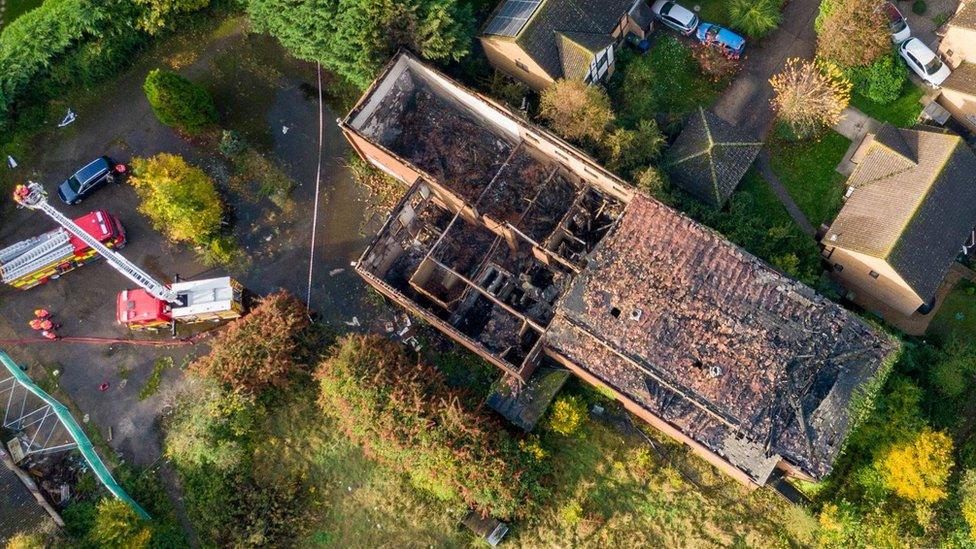 Fire guts former Cambridge squash club - BBC News