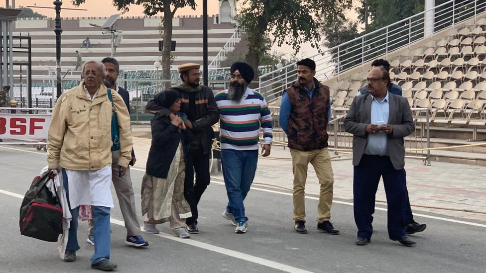 Hamid Ansari: 'Love-struck' Indian home after Pakistan jail ordeal ...