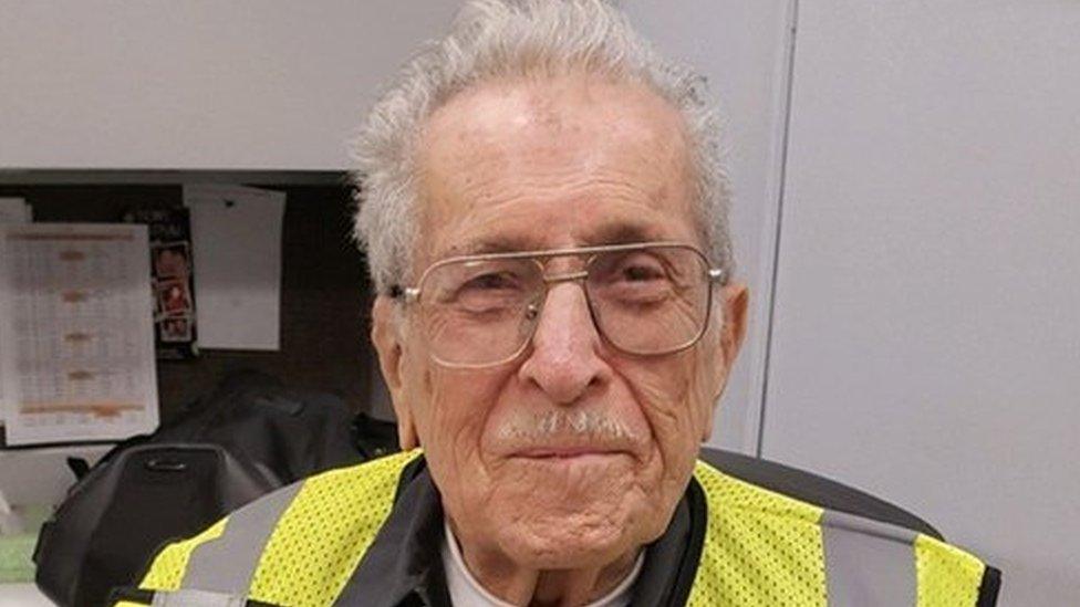 US airline mechanic achieves record-breaking 75 years of service - BBC News
