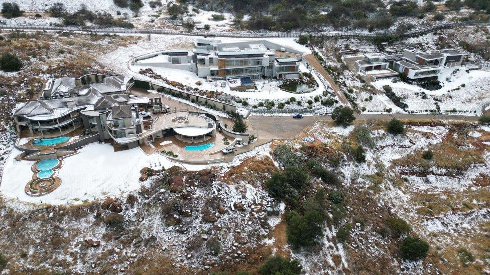 Johannesburg: Snow falls on city for the first time in more than 10 ...