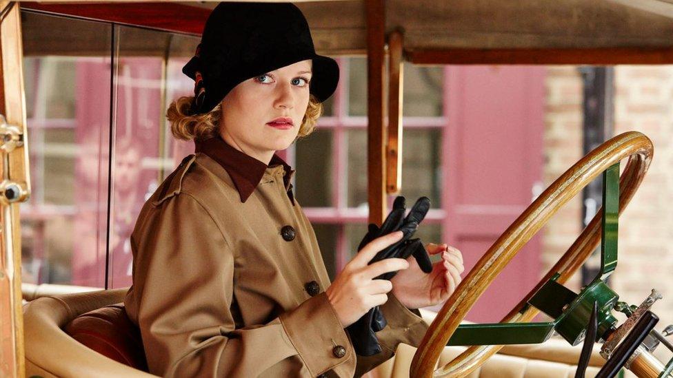 Rafe Spall turns ghost hunter in supernatural drama - BBC News