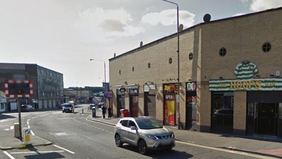 Ajax fans sought after 'assaults and bar attacks' in Glasgow - BBC News