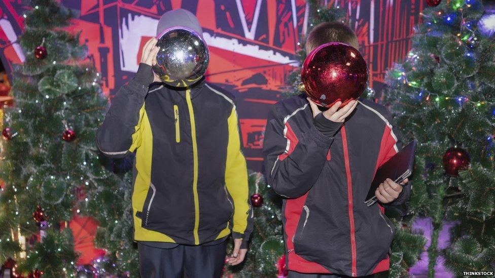 The six emotions of owning a Christmas tree - BBC News