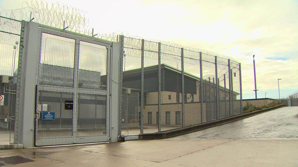 Watchdog to probe death of Low Moss prisoner Kirk Leggatt - BBC News