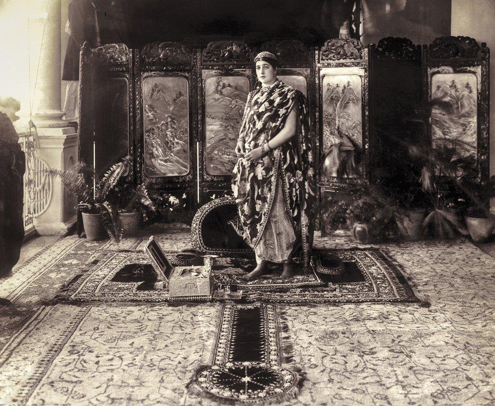 An intimate look at India's royal women - BBC News