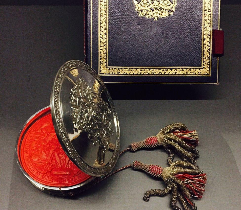 In pictures: Secrets of French diplomacy - BBC News