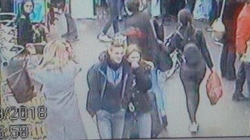 Courtney Booth: Sighting of missing teen in Edinburgh - BBC News