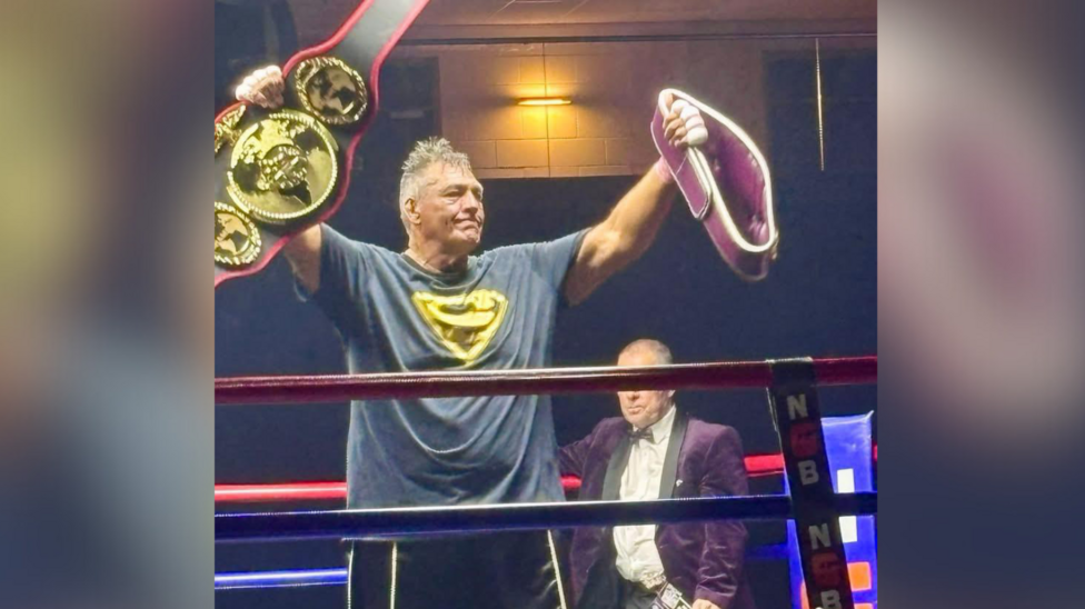 Barnsley boxer who beat alcoholism triumphs in comeback bout - BBC News