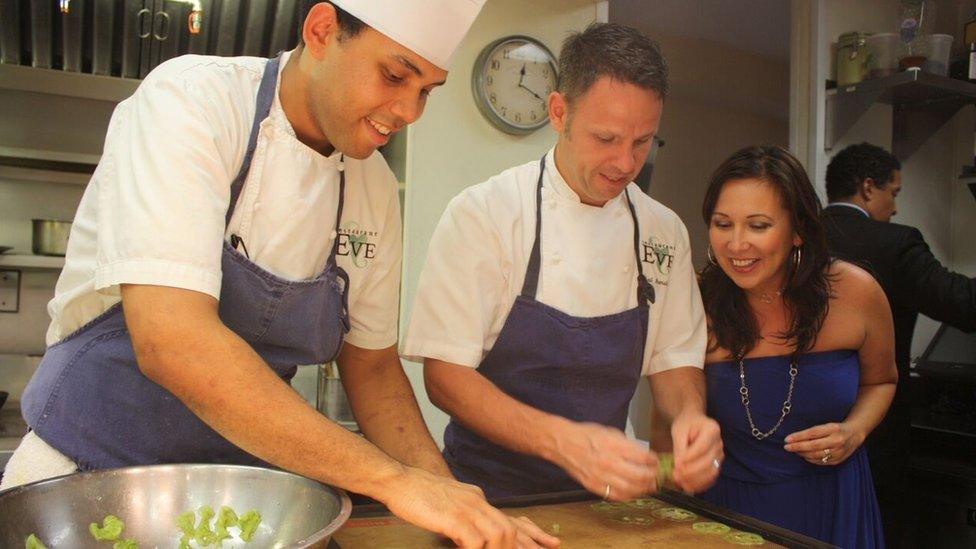 The college dropout who cooks for the stars - BBC News