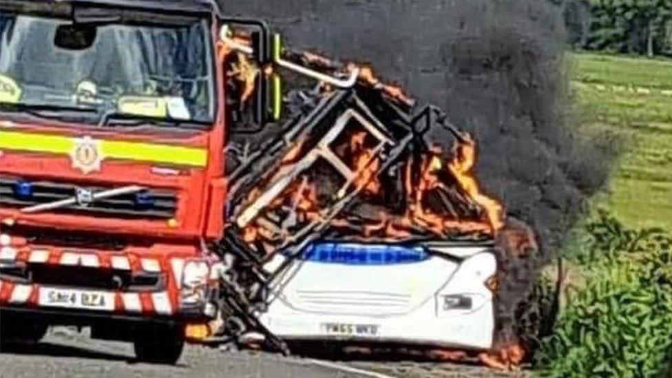Hackney: Children evacuated as school bus catches fire - BBC News