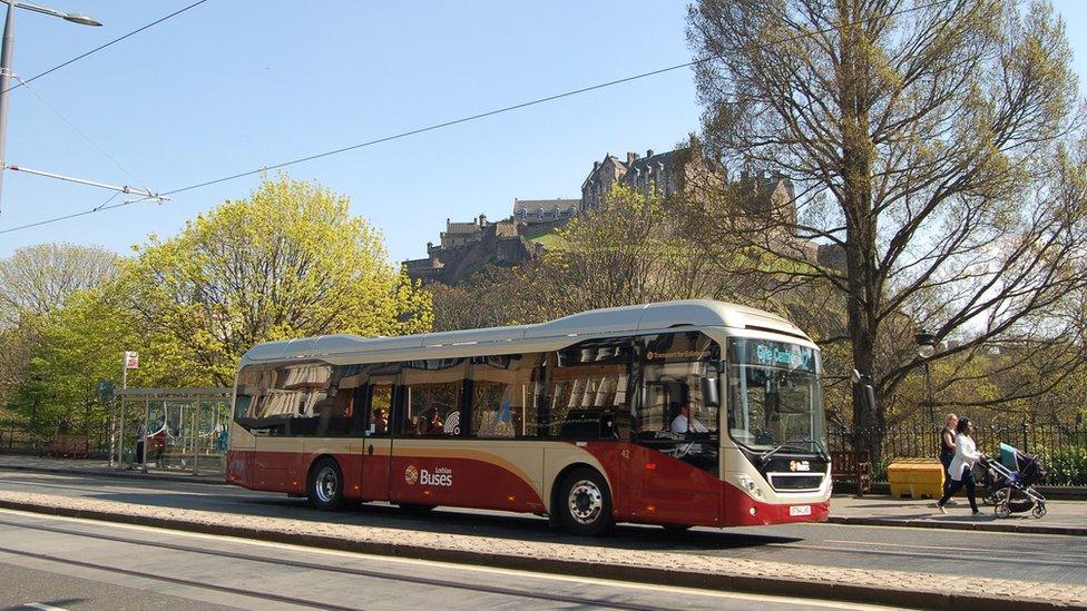 Lothian Buses announces expansion plans - BBC News