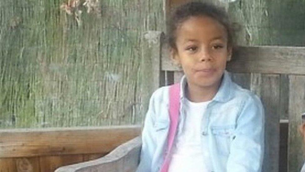Shanay Walker abuse death: School and care workers criticised - BBC News