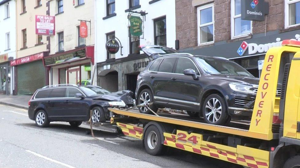 Singer Malachi Cush 'feared losing leg' after runaway car crash - BBC News