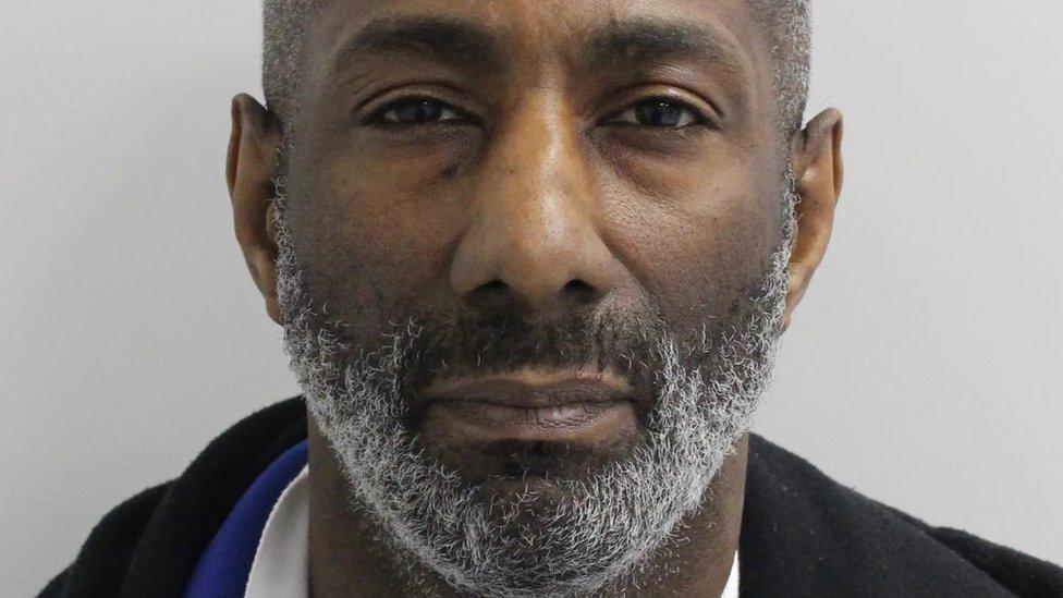Hackney man who caused killer crash wanted for jail recall - BBC News