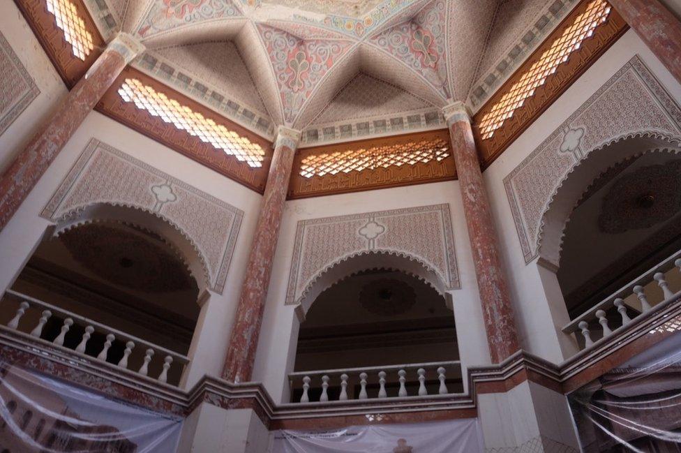 Basra Museum: How Saddam's palace was given to the people - BBC News