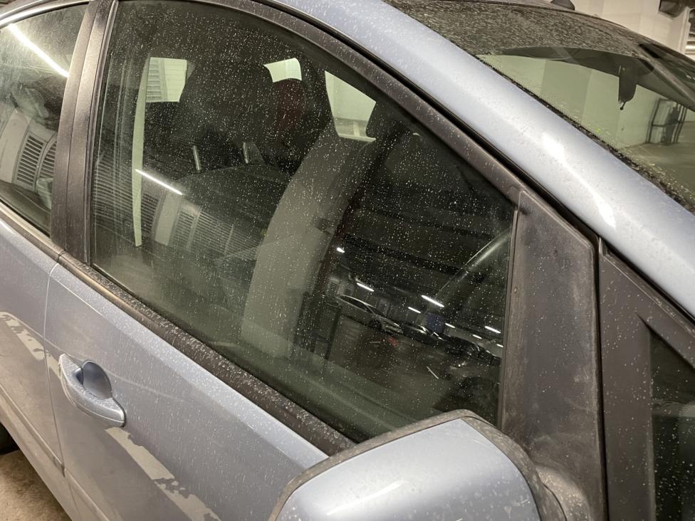 Saharan dust cloud sweeps over UK covering cars in an orange powder ...