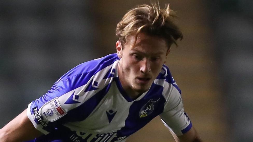 Truro City: Connor Riley-Lowe's late goal earns promotion - BBC Sport