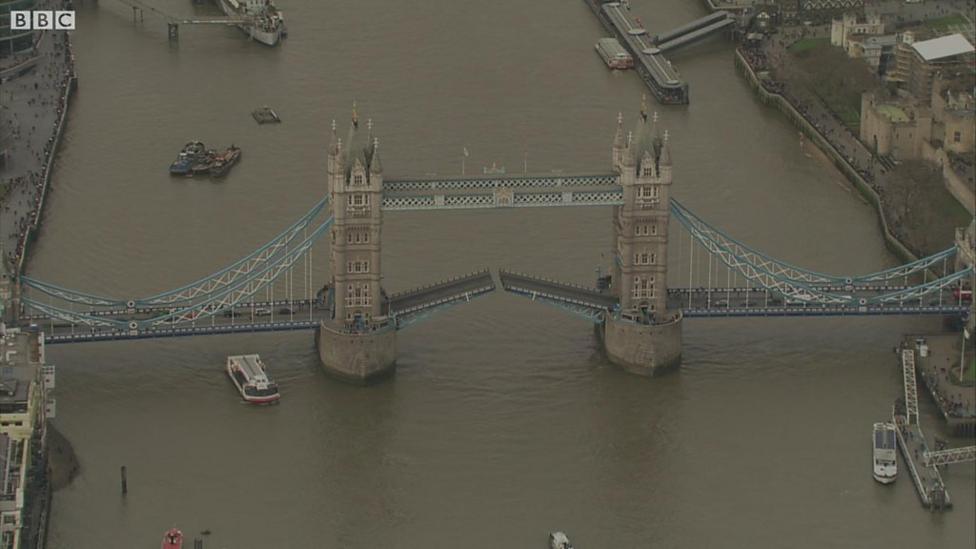 Tower Bridge closes until December for maintenance work - BBC News