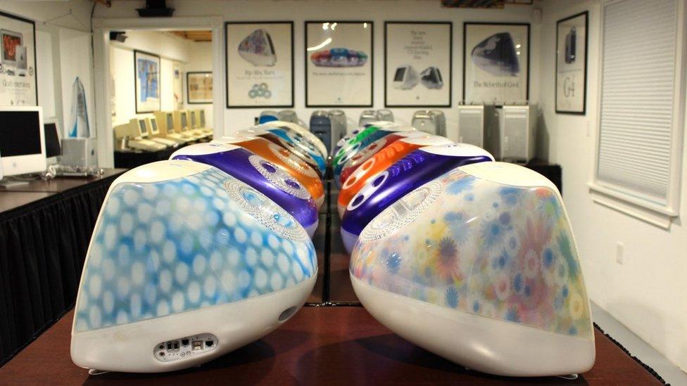 The teenager obsessed with retro Apple tech - BBC News