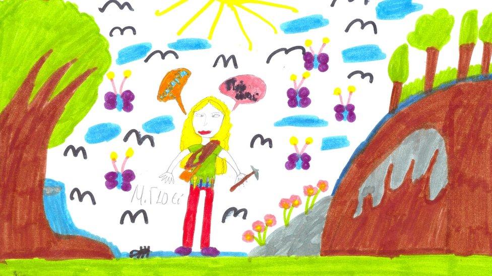 Children drawing more women in science - BBC News