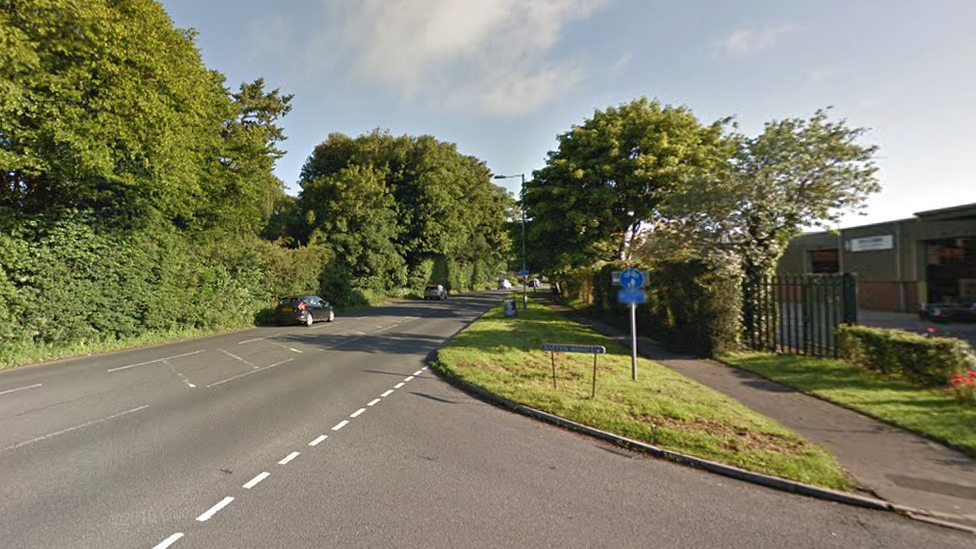 Child in life-threatening condition after A338 crash - BBC News