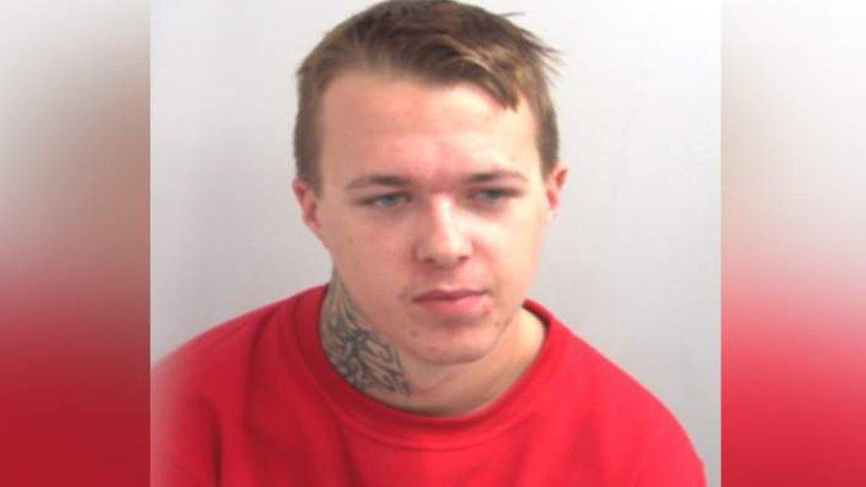 Darren Kelly murder: Chris Carroll jailed for life - BBC News