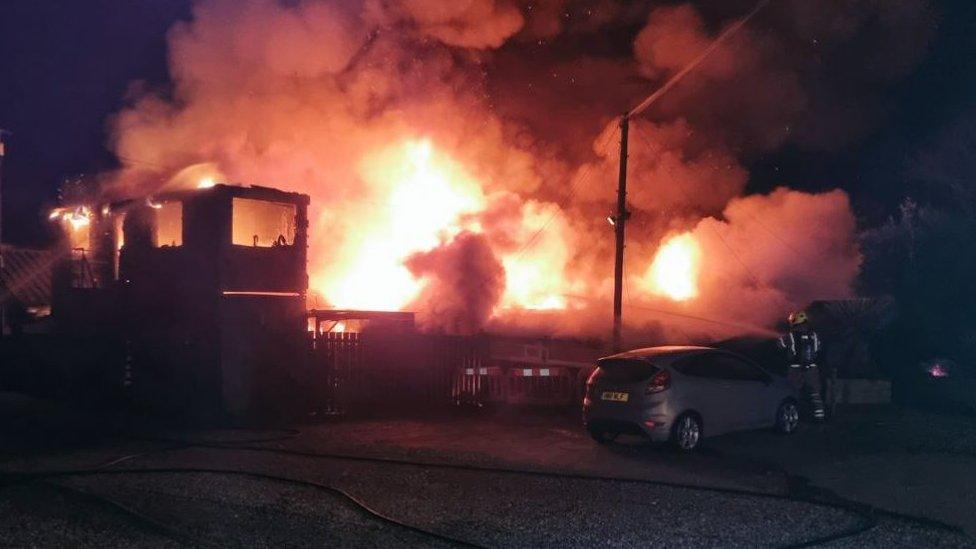 Looe fish and chip restaurant reopens after catastrophic fire - BBC News