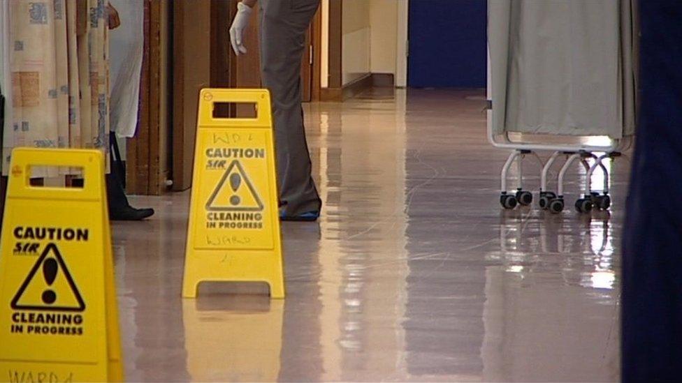 Interserve cleaning contract in Leicester ends early - BBC News