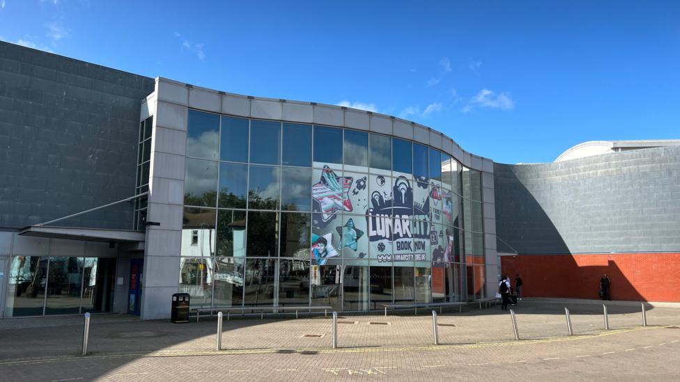 GL1 among Gloucester leisure services to be run by organisation - BBC News