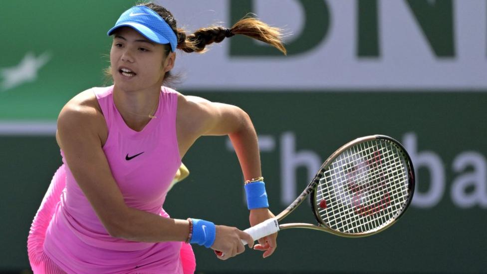 Emma Raducanu withdraws from Miami Open with lower back injury - BBC Sport