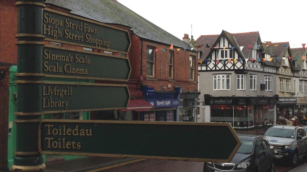 Prestatyn makes best UK coastal town shortlist - BBC News