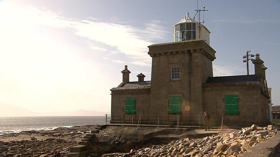 Mayo helicopter crash: Recovered wreckage is from 'tail area' - BBC News