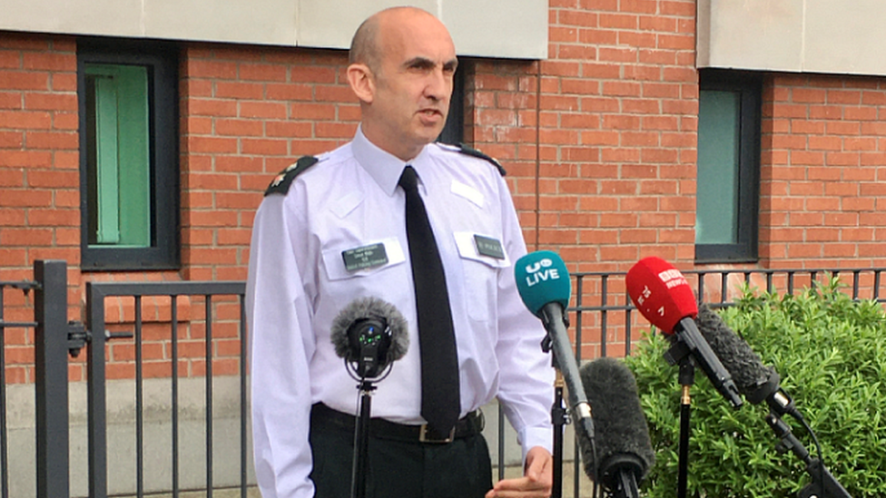 Belfast attacks: Man arrested over assaults on women - BBC News