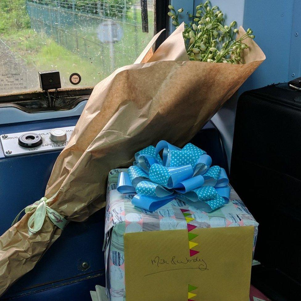 Search for 'Mick and Wendy' after presents found - BBC News