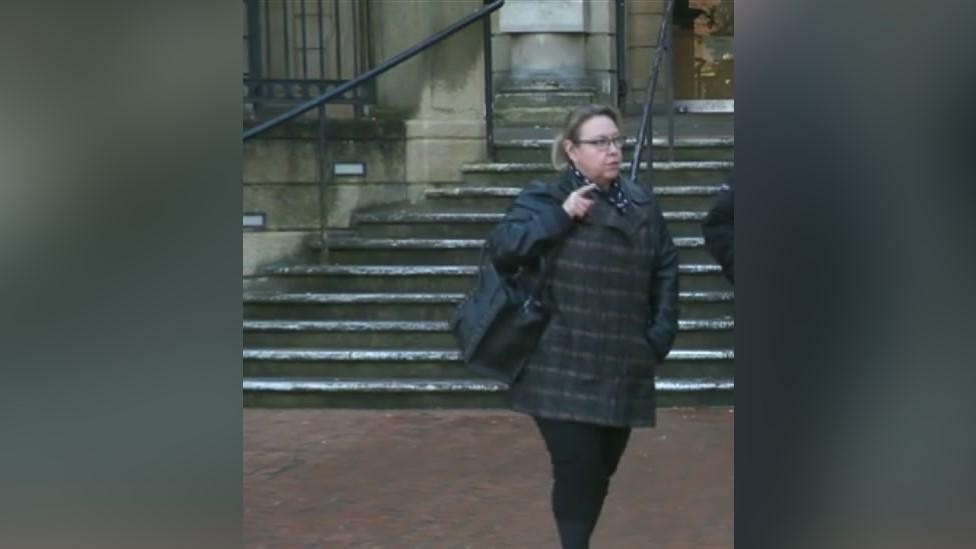 Millionaire murder trial: Forged will accused 'just helping a friend ...