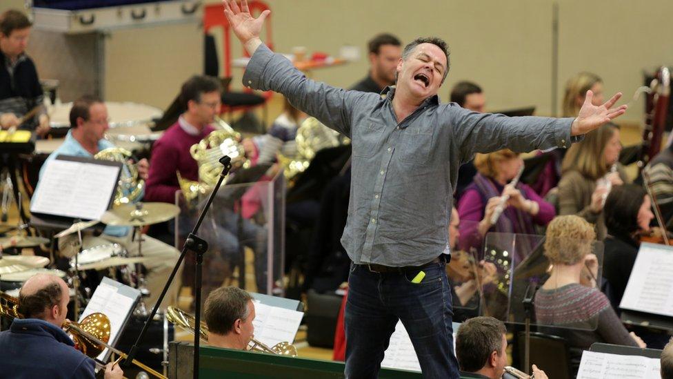 Belfast musician Brian Irvine wins Paul Hamlyn Foundation award - BBC News
