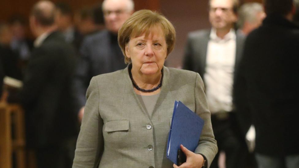 The slipping crown of Angela Merkel - BBC News