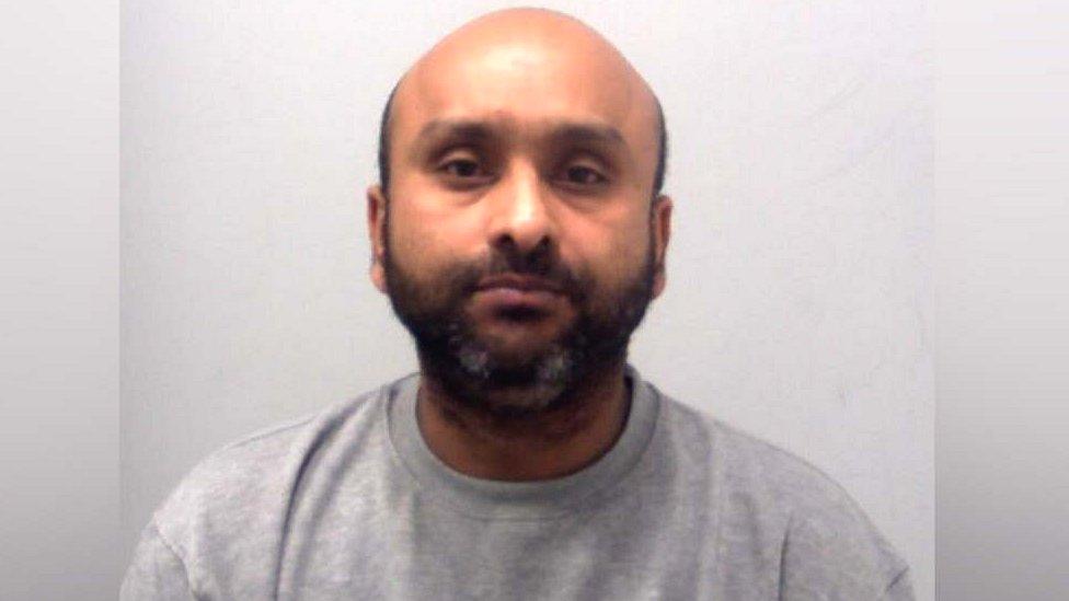 Paul May death: Life sentence for murderer of Southend artist - BBC News