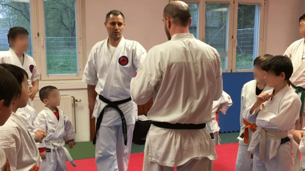 Austria's Chechens fight back against lure of IS jihad - BBC News