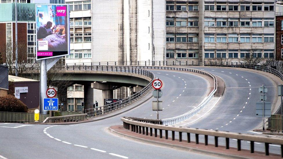 Mancunian Way speed limit lowered to cut crashes - BBC News