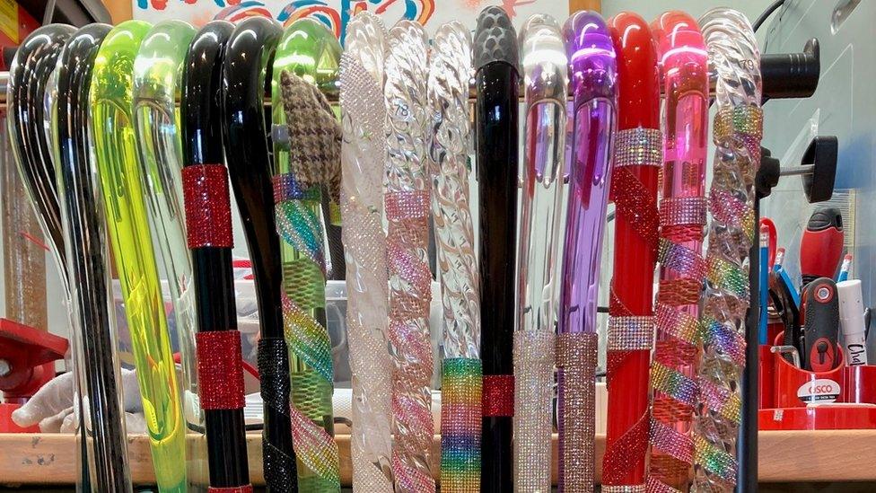 Neo Walk: York woman's custom walking sticks seen on red carpet - BBC News