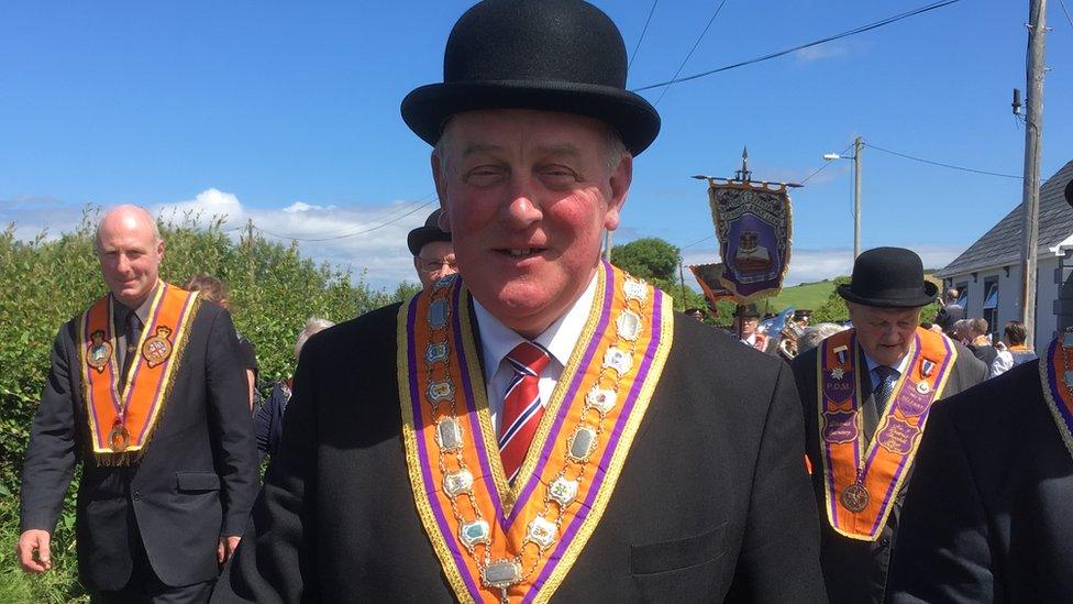 Rossnowlagh parade: Thousands of Orangemen and women take part - BBC News