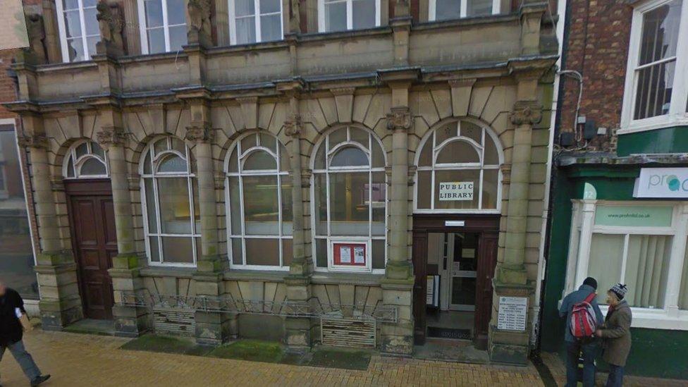 East Riding Council unveil £1.2m library budget cut - BBC News