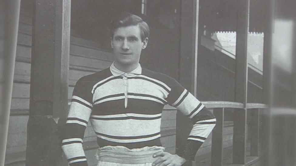 'Jack' Harrison VC: Memorial stone dedicated - BBC News