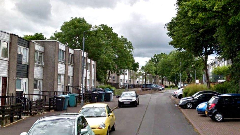 Police investigate 'unexplained' death of man in Cumbernauld - BBC News