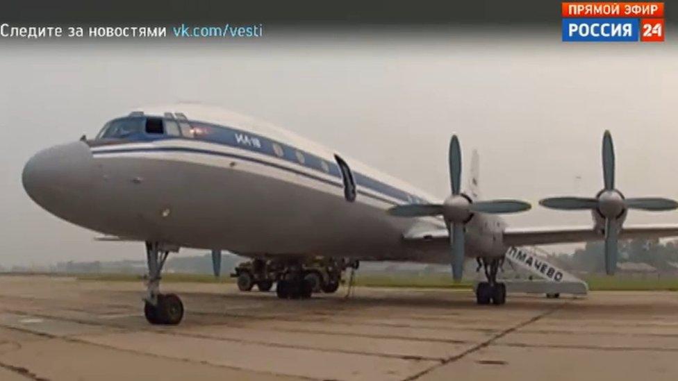 Russian plane crashes in Siberia, injuring 38 - BBC News